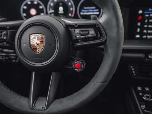 Sarkans Porsche 911 2024 Viļņa, ar dzinēja tilpumu 3.59 L un nobraukumu 12 tūkst. km par 189911 €, foto 24 vietnē AUTOMOTO.COM.LV