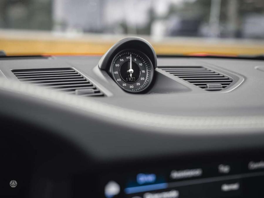 Sarkans Porsche 911 2024 Viļņa, ar dzinēja tilpumu 3.59 L un nobraukumu 12 tūkst. km par 189911 €, foto 26 vietnē AUTOMOTO.COM.LV