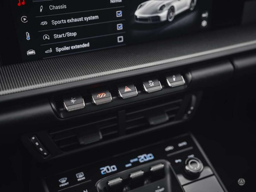 Sarkans Porsche 911 2024 Viļņa, ar dzinēja tilpumu 3.59 L un nobraukumu 12 tūkst. km par 189911 €, foto 28 vietnē AUTOMOTO.COM.LV