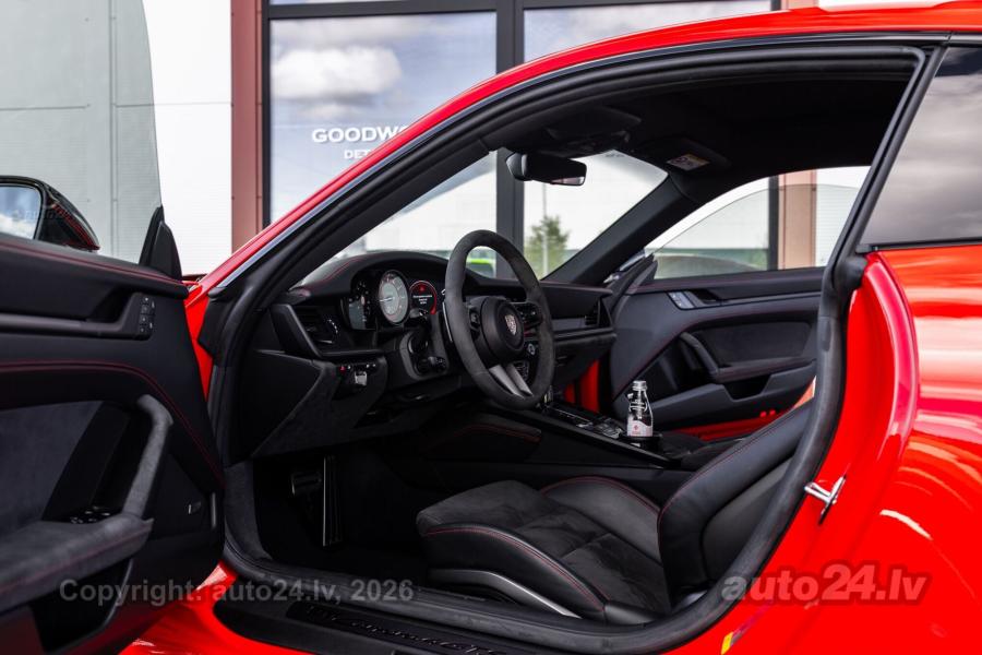 Red Porsche 911 2024 in Tallinn, with an engine capacity of 3.00 L and mileage of 37 thousand km for 145000 €, photo 28 on AUTOMOTO.COM.LV