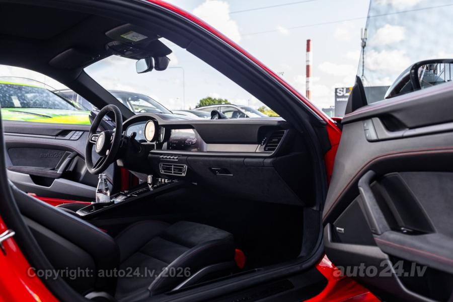 Red Porsche 911 2024 in Tallinn, with an engine capacity of 3.00 L and mileage of 37 thousand km for 145000 €, photo 30 on AUTOMOTO.COM.LV