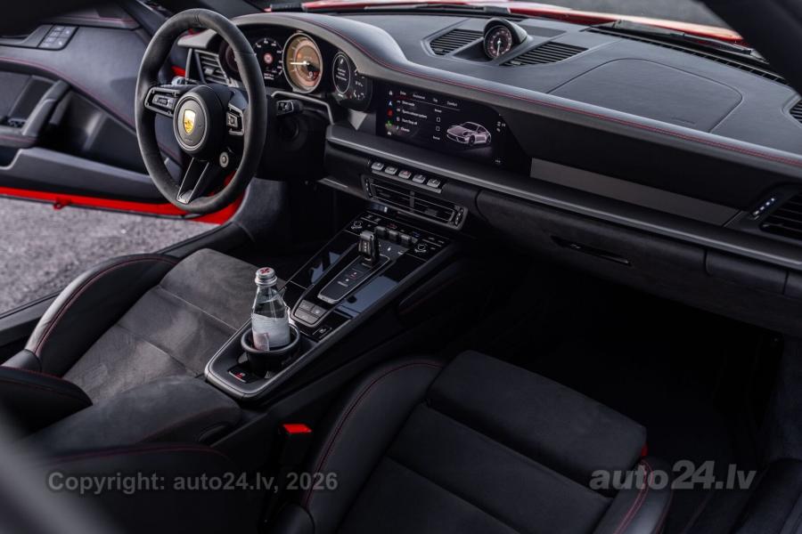 Red Porsche 911 2024 in Tallinn, with an engine capacity of 3.00 L and mileage of 37 thousand km for 145000 €, photo 31 on AUTOMOTO.COM.LV