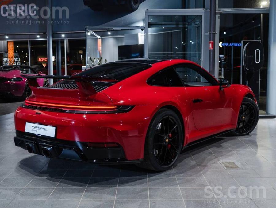 Sarkans Porsche 911 2026 Rīga, ar dzinēja tilpumu 3.60 L un nobraukumu 6 tūkst. km par 195900 €, foto 4 vietnē AUTOMOTO.COM.LV