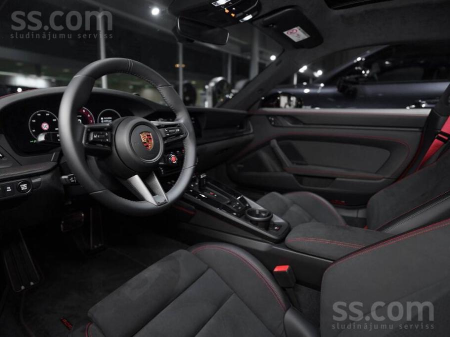 Sarkans Porsche 911 2026 Rīga, ar dzinēja tilpumu 3.60 L un nobraukumu 6 tūkst. km par 195900 €, foto 5 vietnē AUTOMOTO.COM.LV