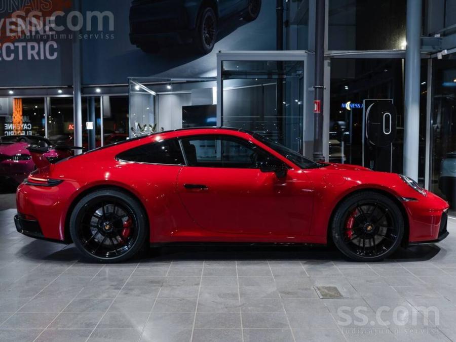 Sarkans Porsche 911 2026 Rīga, ar dzinēja tilpumu 3.60 L un nobraukumu 6 tūkst. km par 195900 €, foto 8 vietnē AUTOMOTO.COM.LV