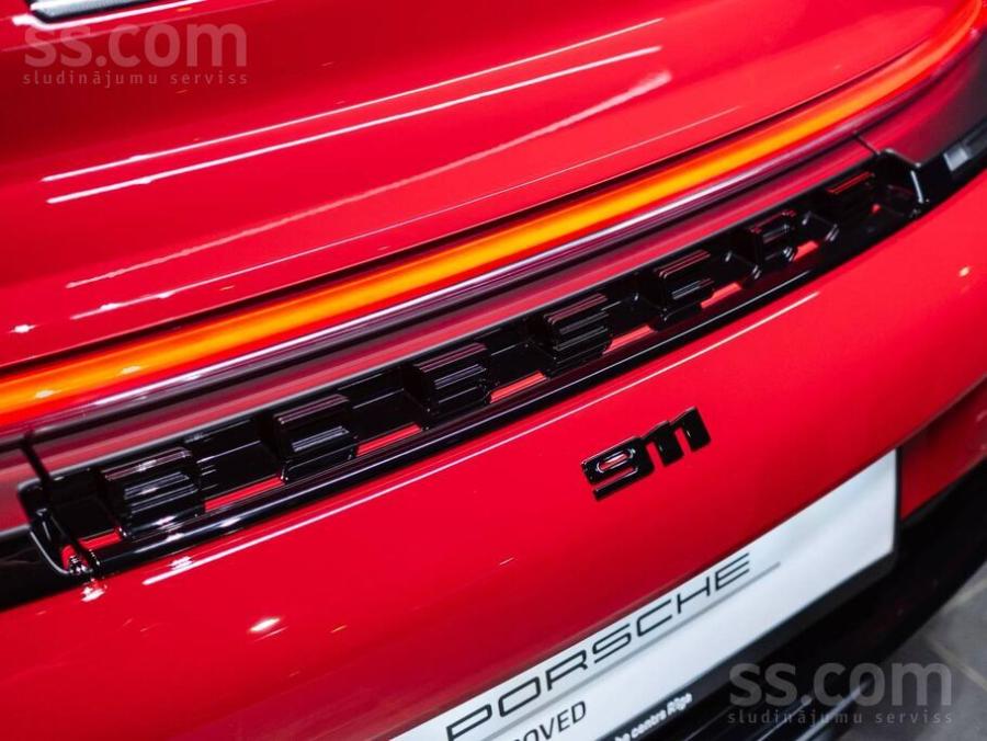 Sarkans Porsche 911 2026 Rīga, ar dzinēja tilpumu 3.60 L un nobraukumu 6 tūkst. km par 195900 €, foto 12 vietnē AUTOMOTO.COM.LV