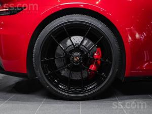 Sarkans Porsche 911 2026 Rīga, ar dzinēja tilpumu 3.60 L un nobraukumu 6 tūkst. km par 195900 €, foto 15 vietnē AUTOMOTO.COM.LV