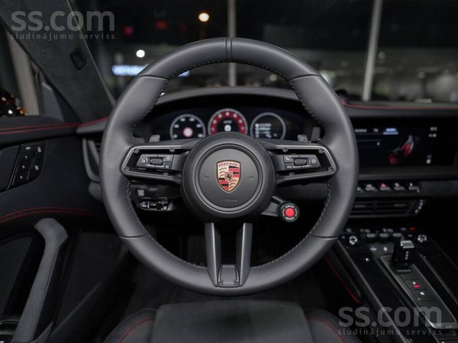 Sarkans Porsche 911 2026 Rīga, ar dzinēja tilpumu 3.60 L un nobraukumu 6 tūkst. km par 195900 €, foto 28 vietnē AUTOMOTO.COM.LV