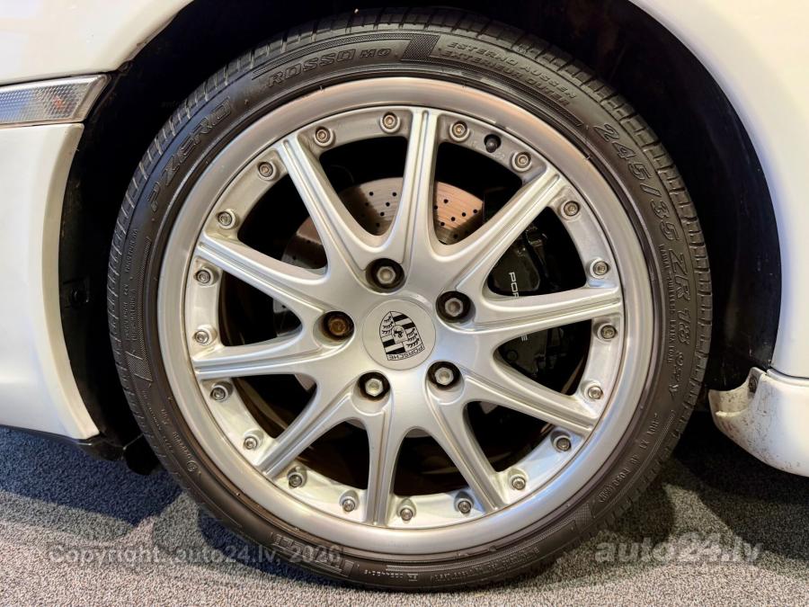 Balts Porsche 911 2002 Pērnava, ar dzinēja tilpumu 3.60 L un nobraukumu 58 tūkst. km par 39900 €, foto 16 vietnē AUTOMOTO.COM.LV