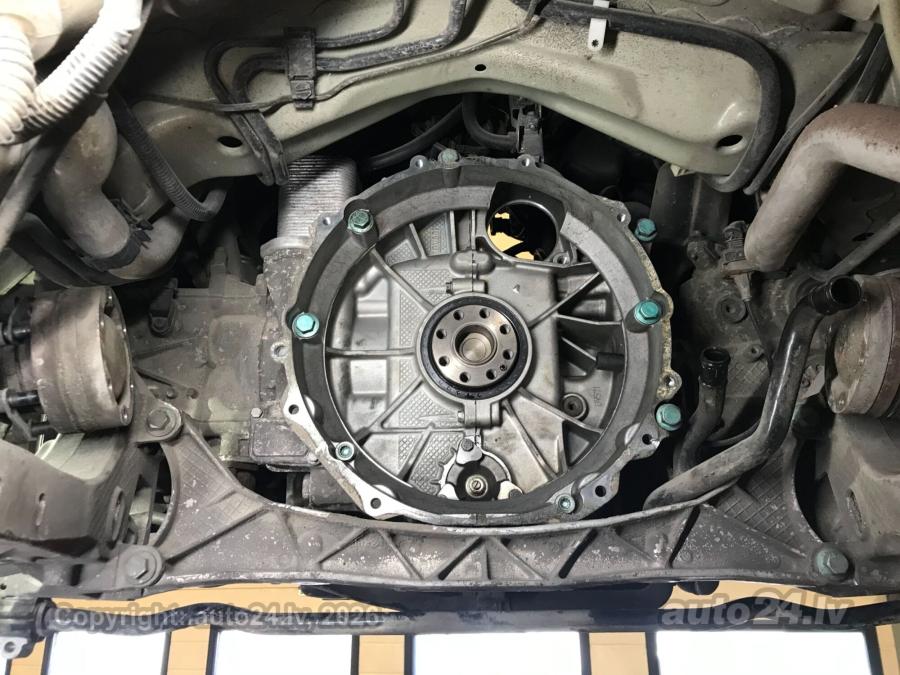 Balts Porsche 911 2002 Pērnava, ar dzinēja tilpumu 3.60 L un nobraukumu 58 tūkst. km par 39900 €, foto 20 vietnē AUTOMOTO.COM.LV