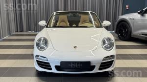White Porsche 911 2009 in Riga, with an engine capacity of 3.80 L and mileage of 111 thousand km for 66990 €, photo 3 on AUTOMOTO.COM.LV