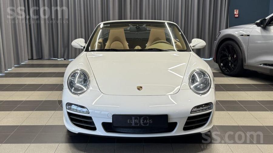 White Porsche 911 2009 in Riga, with an engine capacity of 3.80 L and mileage of 111 thousand km for 66990 €, photo 3 on AUTOMOTO.COM.LV