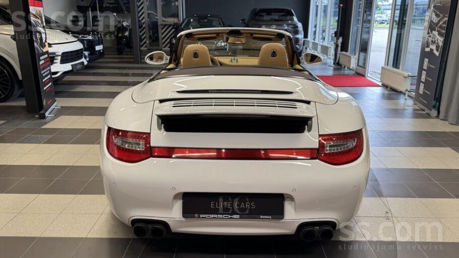 White Porsche 911 2009 in Riga, with an engine capacity of 3.80 L and mileage of 111 thousand km for 66990 €, photo 8 on AUTOMOTO.COM.LV