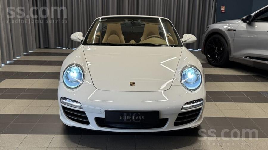 White Porsche 911 2009 in Riga, with an engine capacity of 3.80 L and mileage of 111 thousand km for 66990 €, photo 10 on AUTOMOTO.COM.LV