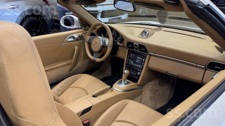 White Porsche 911 2009 in Riga, with an engine capacity of 3.80 L and mileage of 111 thousand km for 66990 €, photo 12 on AUTOMOTO.COM.LV