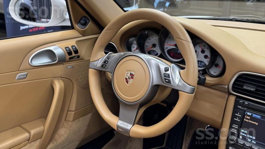 White Porsche 911 2009 in Riga, with an engine capacity of 3.80 L and mileage of 111 thousand km for 66990 €, photo 14 on AUTOMOTO.COM.LV