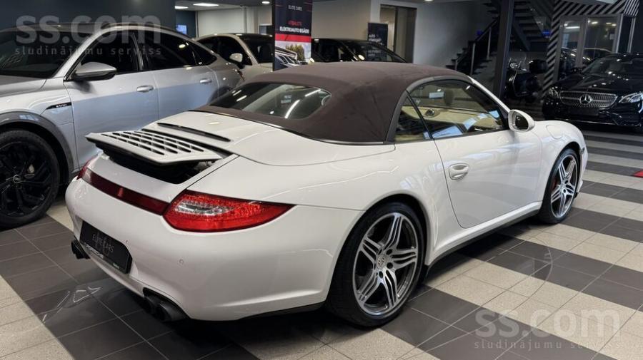 White Porsche 911 2009 in Riga, with an engine capacity of 3.80 L and mileage of 111 thousand km for 66990 €, photo 22 on AUTOMOTO.COM.LV