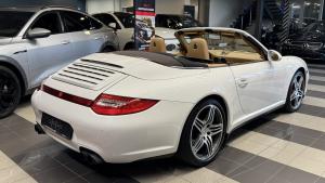 White Porsche 911 2009 in Riga, with an engine capacity of 3.80 L and mileage of 111 thousand km for 66990 €, photo 5 on AUTOMOTO.COM.LV