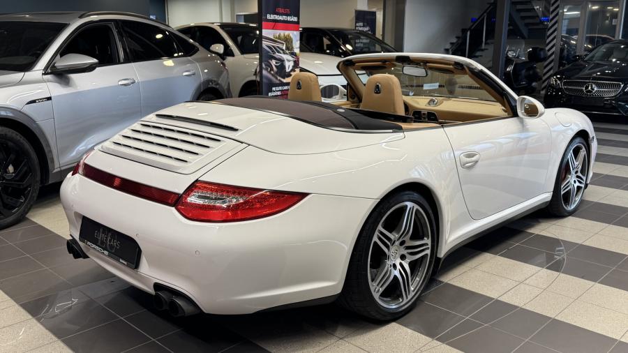 White Porsche 911 2009 in Riga, with an engine capacity of 3.80 L and mileage of 111 thousand km for 66990 €, photo 5 on AUTOMOTO.COM.LV
