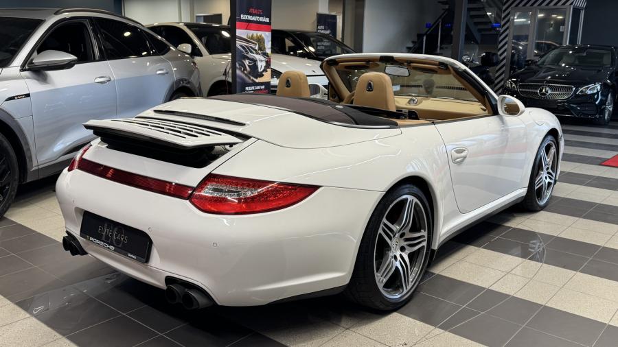 White Porsche 911 2009 in Riga, with an engine capacity of 3.80 L and mileage of 111 thousand km for 66990 €, photo 6 on AUTOMOTO.COM.LV