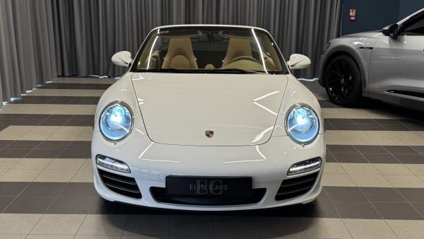 Белый Порше 911 2009 в Рига, объемом двигателя 3.80 л и пробегом 111 тыс. км за 66990 €, фото 8 на AUTOMOTO.COM.LV