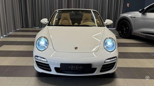Balts Porsche 911 2009 Rīga, ar dzinēja tilpumu 3.80 L un nobraukumu 111 tūkst. km par 66990 €, foto 9 vietnē AUTOMOTO.COM.LV