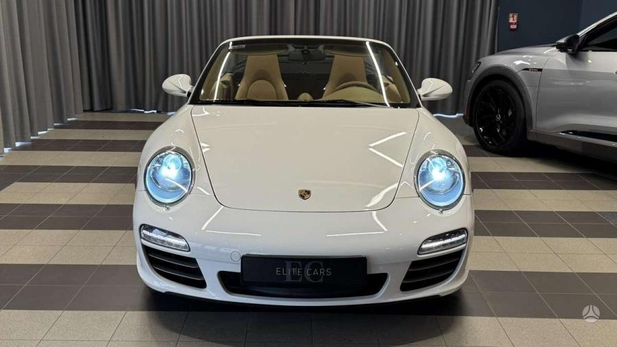 Белый Порше 911 2009 в Рига, объемом двигателя 3.80 л и пробегом 111 тыс. км за 66990 €, фото 10 на AUTOMOTO.COM.LV