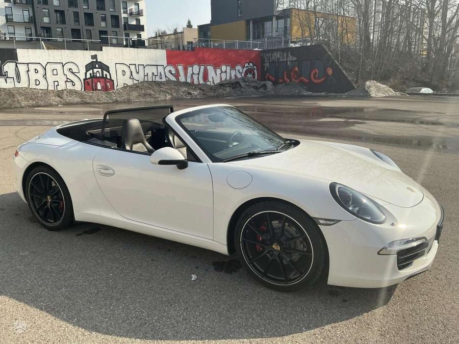 Balts Porsche 911 2012 Viļņa, ar dzinēja tilpumu 3.44 L un nobraukumu 135 tūkst. km par 55000 €, foto 5 vietnē AUTOMOTO.COM.LV
