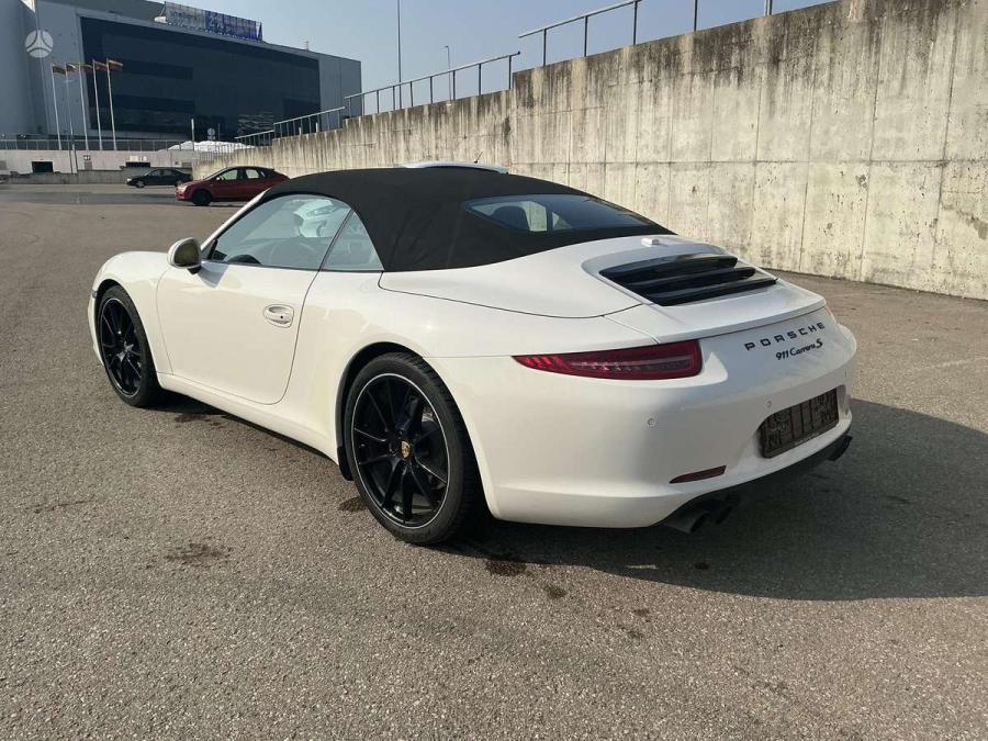 Balts Porsche 911 2012 Viļņa, ar dzinēja tilpumu 3.44 L un nobraukumu 135 tūkst. km par 55000 €, foto 11 vietnē AUTOMOTO.COM.LV