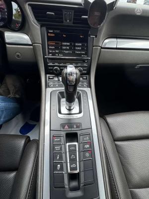Balts Porsche 911 2012 Viļņa, ar dzinēja tilpumu 3.44 L un nobraukumu 135 tūkst. km par 55000 €, foto 16 vietnē AUTOMOTO.COM.LV