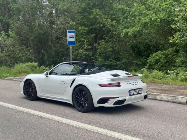 Balts Porsche 911 2016 Panevēža, ar dzinēja tilpumu 3.80 L un nobraukumu 66 tūkst. km par 124999 €, foto 2 vietnē AUTOMOTO.COM.LV