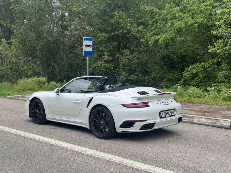 Balts Porsche 911 2016 Panevēža, ar dzinēja tilpumu 3.80 L un nobraukumu 66 tūkst. km par 124999 €, foto 3 vietnē AUTOMOTO.COM.LV
