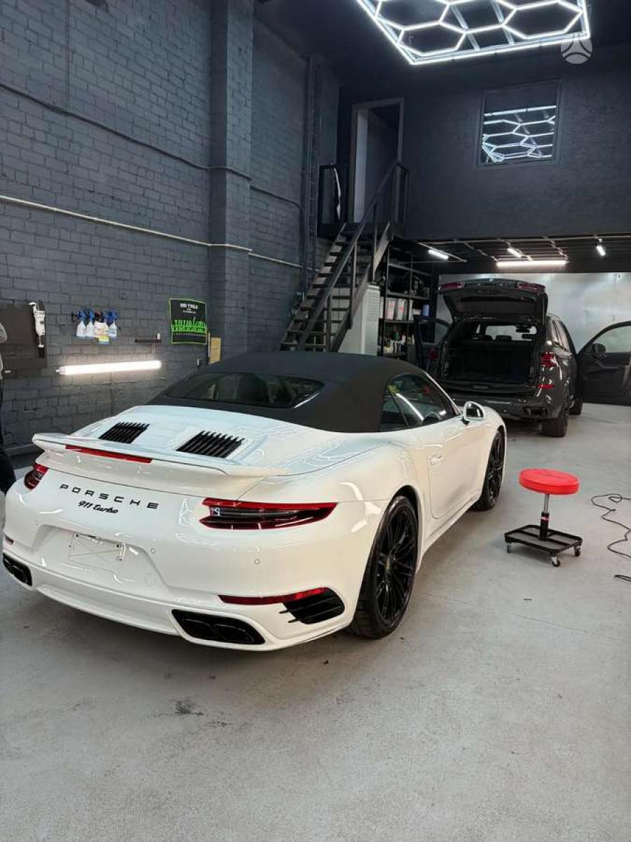Balts Porsche 911 2016 Panevēža, ar dzinēja tilpumu 3.80 L un nobraukumu 66 tūkst. km par 124999 €, foto 7 vietnē AUTOMOTO.COM.LV