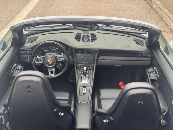 Balts Porsche 911 2016 Panevēža, ar dzinēja tilpumu 3.80 L un nobraukumu 66 tūkst. km par 124999 €, foto 7 vietnē AUTOMOTO.COM.LV
