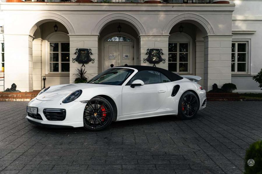 Balts Porsche 911 2016 Panevēža, ar dzinēja tilpumu 3.80 L un nobraukumu 67 tūkst. km par 114900 €, foto 1 vietnē AUTOMOTO.COM.LV