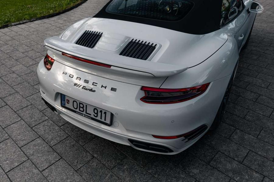 Balts Porsche 911 2016 Panevēža, ar dzinēja tilpumu 3.80 L un nobraukumu 67 tūkst. km par 114900 €, foto 4 vietnē AUTOMOTO.COM.LV