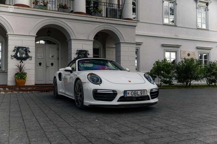 Balts Porsche 911 2016 Panevēža, ar dzinēja tilpumu 3.80 L un nobraukumu 67 tūkst. km par 114900 €, foto 12 vietnē AUTOMOTO.COM.LV