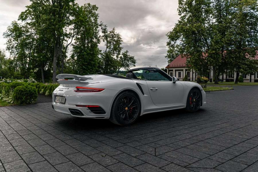 Balts Porsche 911 2016 Panevēža, ar dzinēja tilpumu 3.80 L un nobraukumu 67 tūkst. km par 114900 €, foto 18 vietnē AUTOMOTO.COM.LV