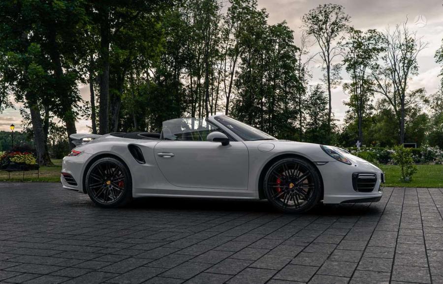 Balts Porsche 911 2016 Panevēža, ar dzinēja tilpumu 3.80 L un nobraukumu 67 tūkst. km par 114900 €, foto 24 vietnē AUTOMOTO.COM.LV