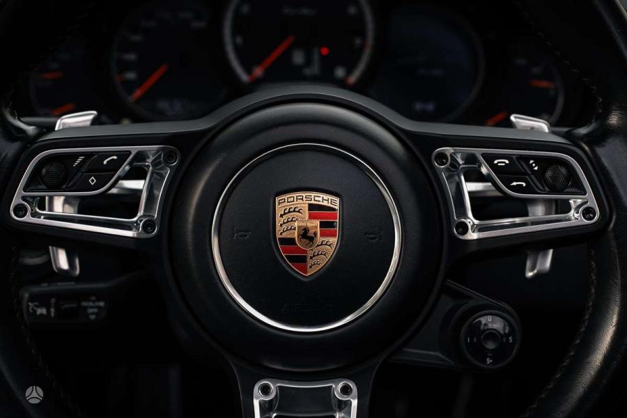 Balts Porsche 911 2016 Panevēža, ar dzinēja tilpumu 3.80 L un nobraukumu 67 tūkst. km par 114900 €, foto 27 vietnē AUTOMOTO.COM.LV