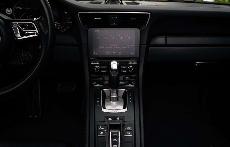 Balts Porsche 911 2016 Panevēža, ar dzinēja tilpumu 3.80 L un nobraukumu 67 tūkst. km par 114900 €, foto 34 vietnē AUTOMOTO.COM.LV