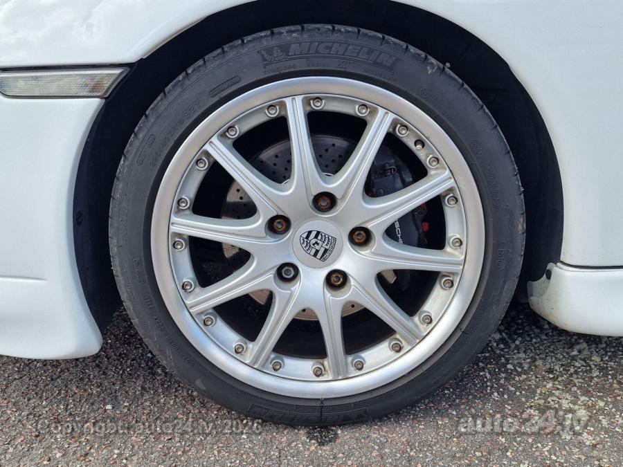 White Porsche 911 1998 in Tallinn, with an engine capacity of 3.40 L and mileage of 181 thousand km for 35000 €, photo 11 on AUTOMOTO.COM.LV