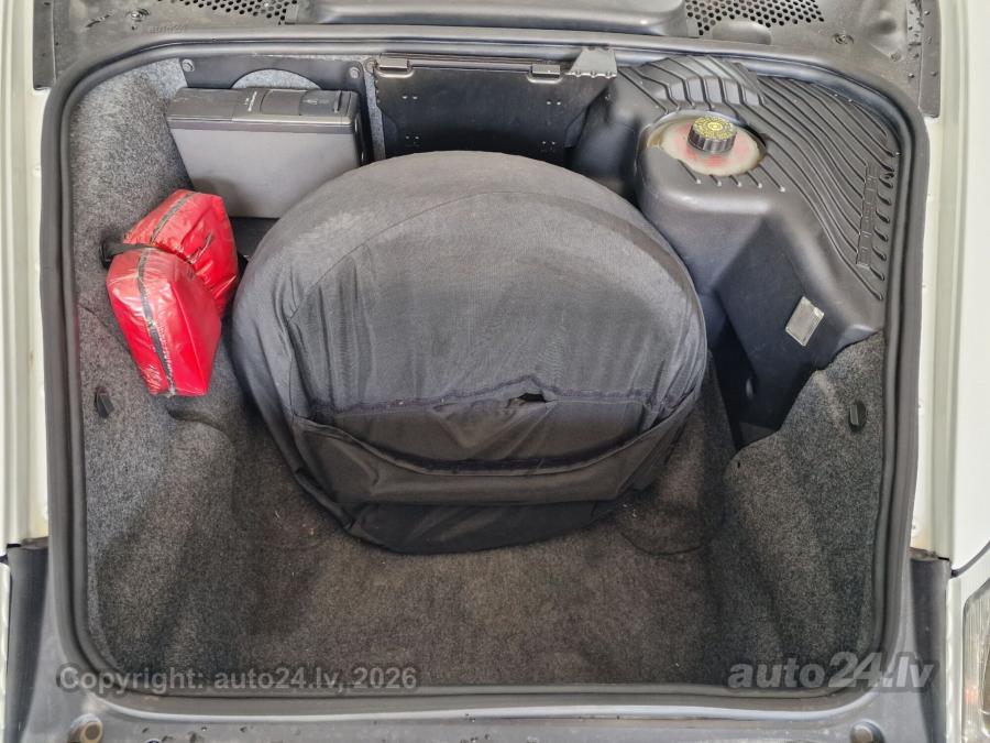 White Porsche 911 1998 in Tallinn, with an engine capacity of 3.40 L and mileage of 181 thousand km for 35000 €, photo 25 on AUTOMOTO.COM.LV