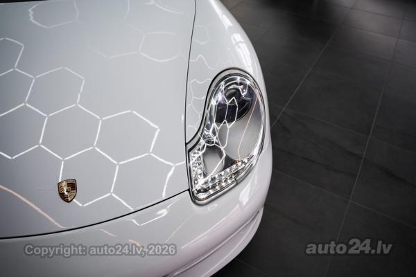White Porsche 911 1999 in Tallinn, with an engine capacity of 3.40 L and mileage of 96 thousand km for 32900 €, photo 3 on AUTOMOTO.COM.LV