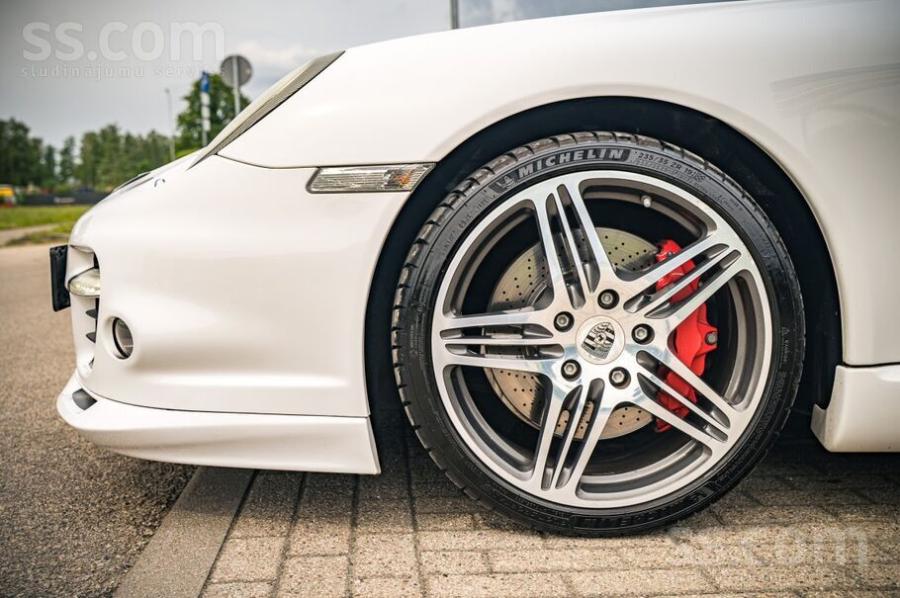 Balts Porsche 911 2007 Rīga, ar dzinēja tilpumu 3.60 L un nobraukumu 55 tūkst. km par 84990 €, foto 9 vietnē AUTOMOTO.COM.LV