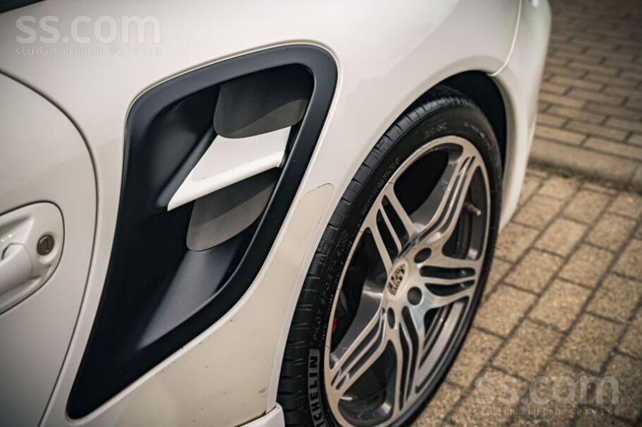 Balts Porsche 911 2007 Rīga, ar dzinēja tilpumu 3.60 L un nobraukumu 55 tūkst. km par 84990 €, foto 10 vietnē AUTOMOTO.COM.LV