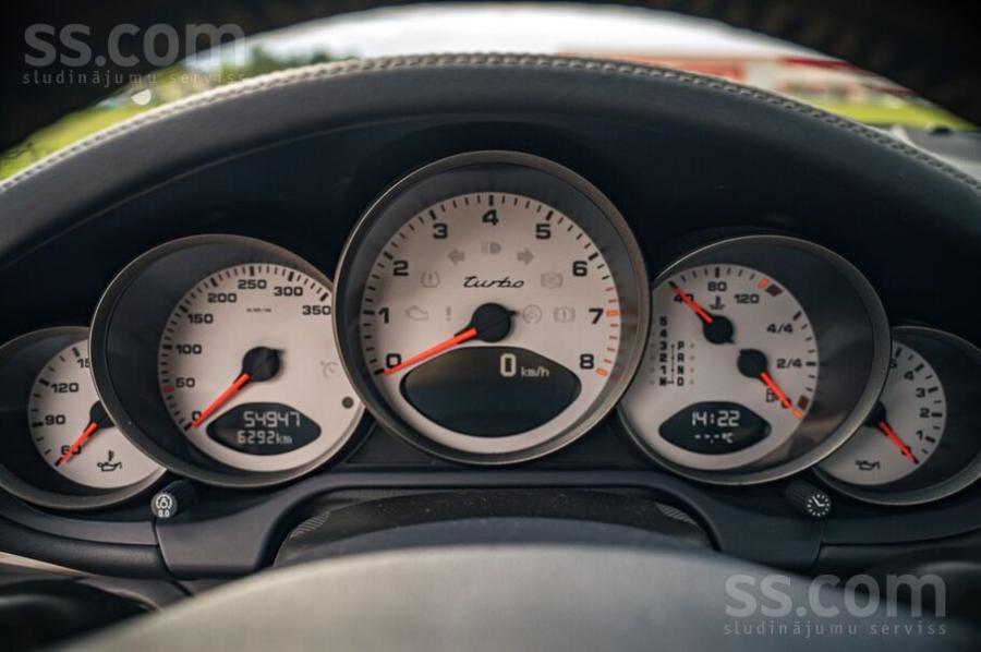 Balts Porsche 911 2007 Rīga, ar dzinēja tilpumu 3.60 L un nobraukumu 55 tūkst. km par 84990 €, foto 15 vietnē AUTOMOTO.COM.LV