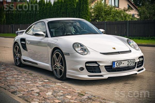White Porsche 911 2007 in Riga, with an engine capacity of 3.60 L and mileage of 55 thousand km for 74999 €, photo 4 on AUTOMOTO.COM.LV