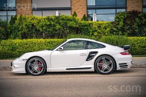 White Porsche 911 2007 in Riga, with an engine capacity of 3.60 L and mileage of 55 thousand km for 74999 €, photo 8 on AUTOMOTO.COM.LV