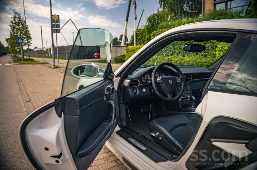White Porsche 911 2007 in Riga, with an engine capacity of 3.60 L and mileage of 55 thousand km for 74999 €, photo 25 on AUTOMOTO.COM.LV